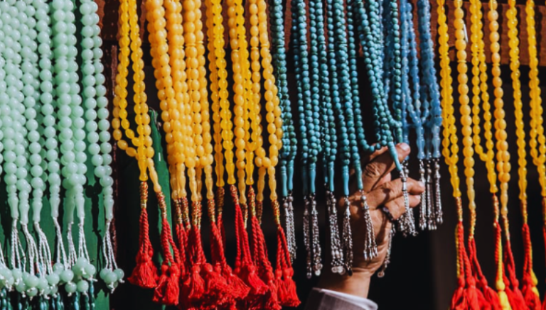 10 Memorable Gifts and Souvenirs from Saudi Arabia Every Tourist Must ...